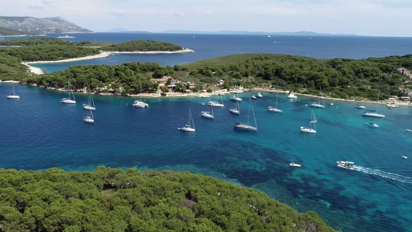 Najam jedrilice na Jadranu: Kako odabrati plovilo iz snova? - Yachts ...