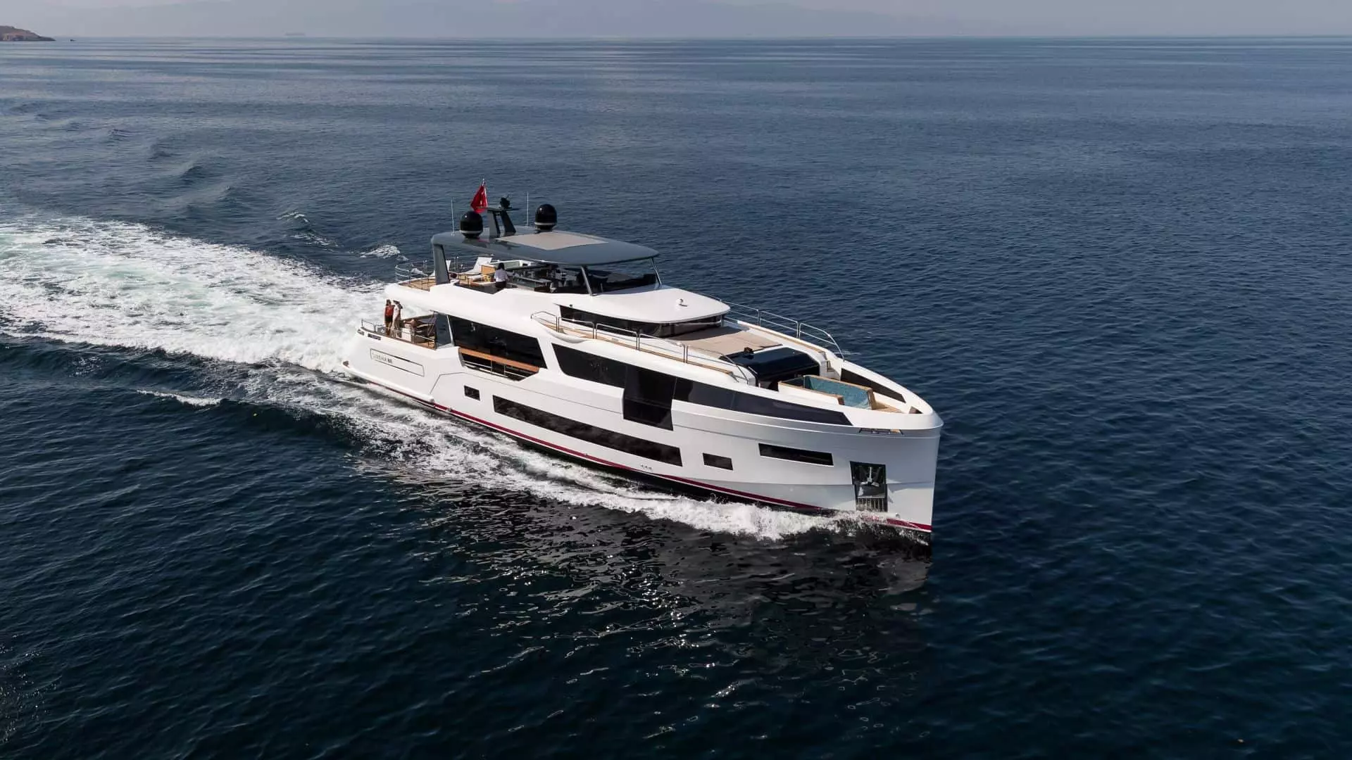 Sirena 88 na testu: Boutique hotel na moru - Yachts Croatia